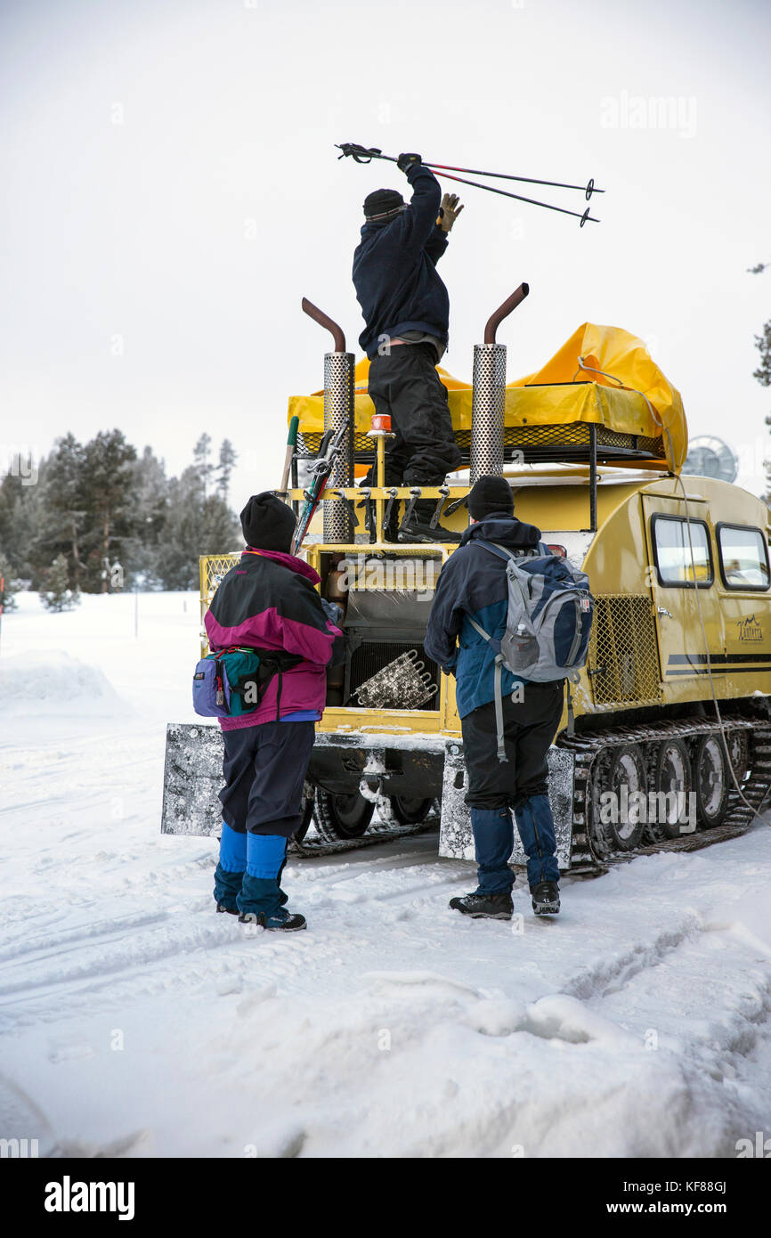 USA, Wyoming, Yellowstone National Park, loading tourists and cross ...