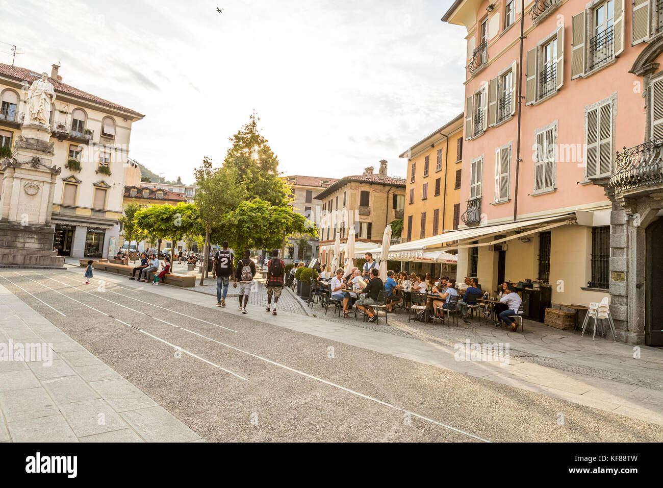 Como piazza alessandro volta hi-res stock photography and images - Alamy