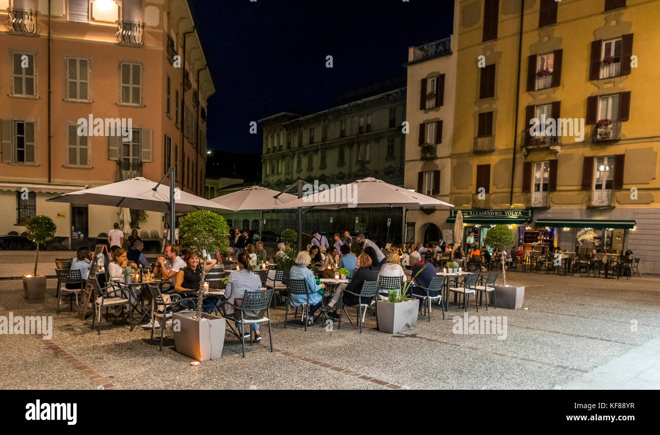 Como nightlife. Diners take the streets to eat in the many pavement ...