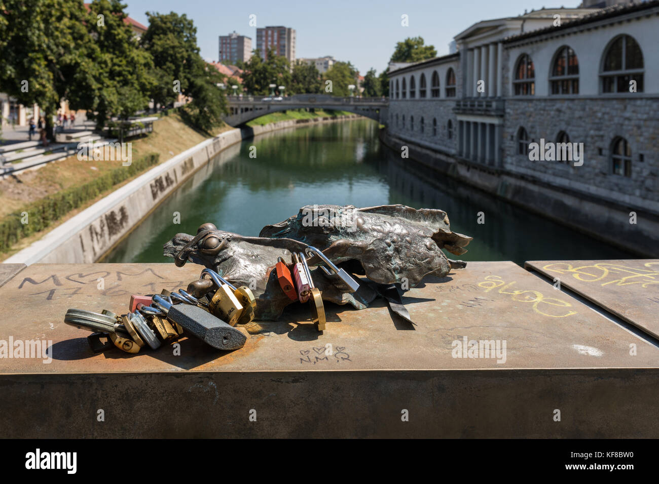Creepy figures and the love padlocks at Butchers' Bridge (Mesarski most ...