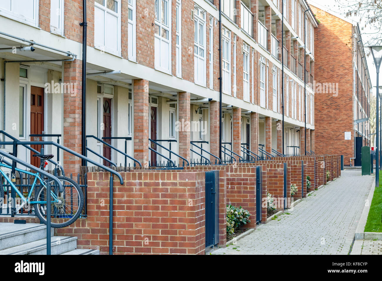 Council housing uk hi-res stock photography and images - Alamy