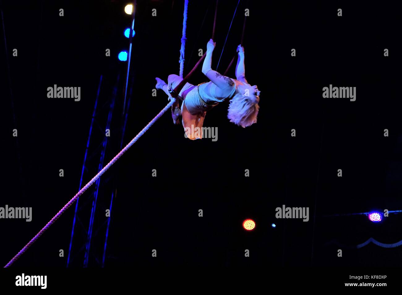 Trapeze Artist Swing High Resolution Stock Photography and Images - Alamy