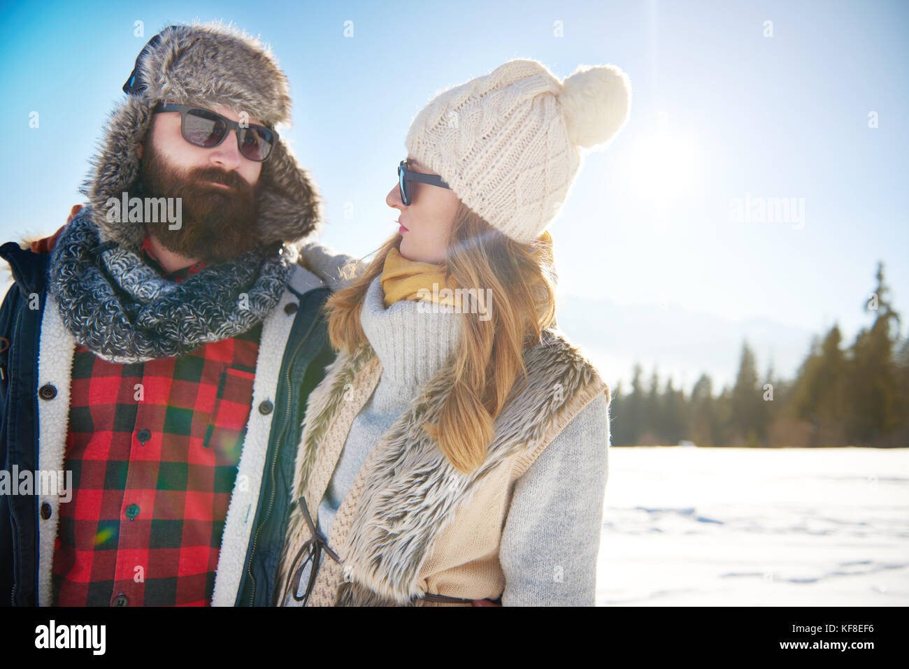 Warmly dressed people hi-res stock photography and images - Alamy