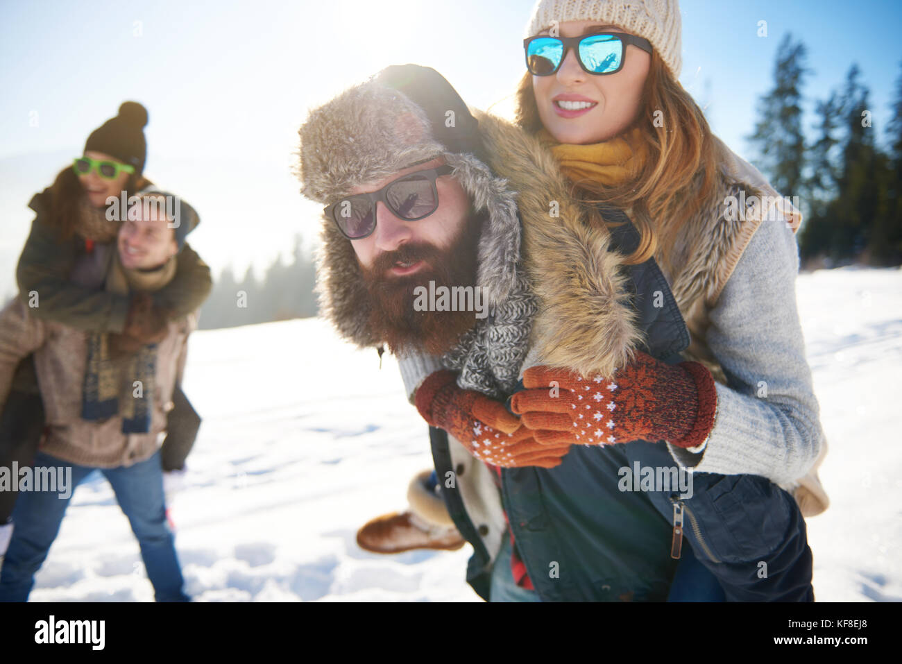 Freezing couple hi-res stock photography and images - Alamy
