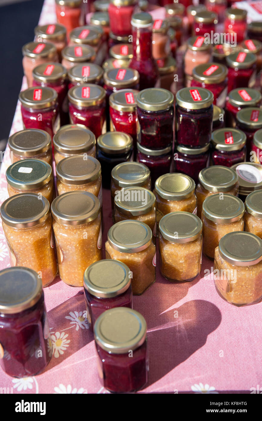 Jam jars display market hi-res stock photography and images - Alamy