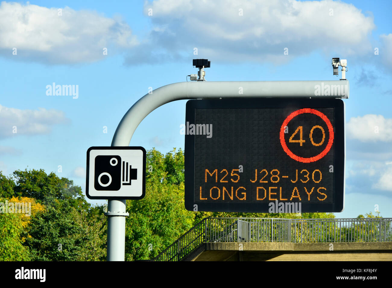 Single panel M25 motorway sign above lane one only, variable speed ...