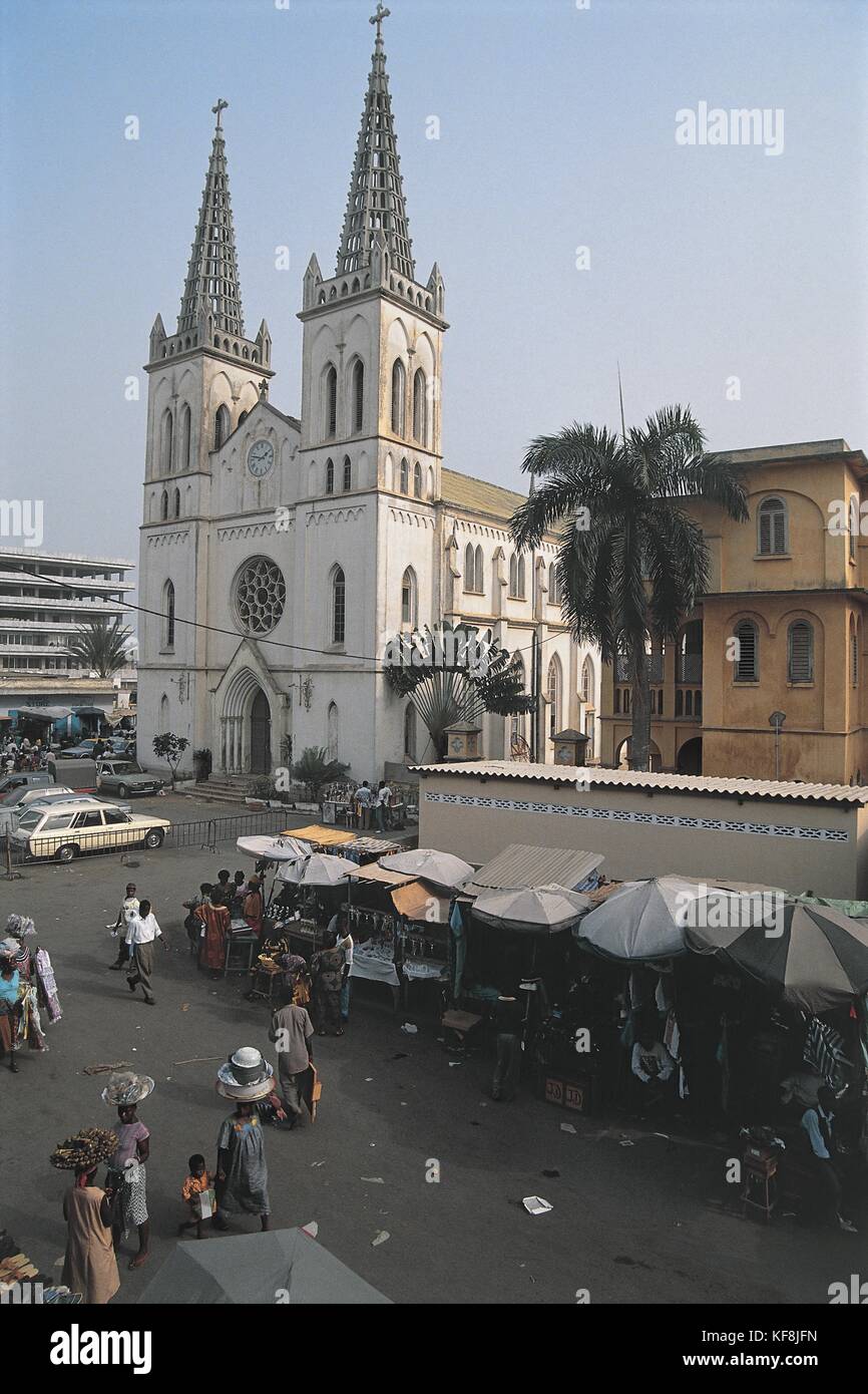 Lome togo market hi-res stock photography and images - Alamy