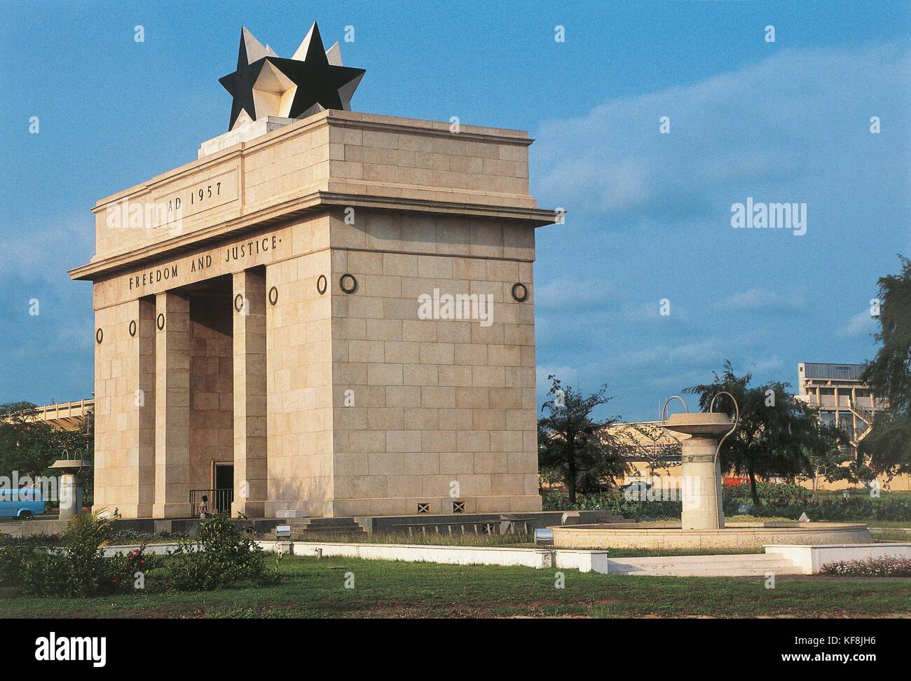 Ghana independence arch hi-res stock photography and images - Alamy