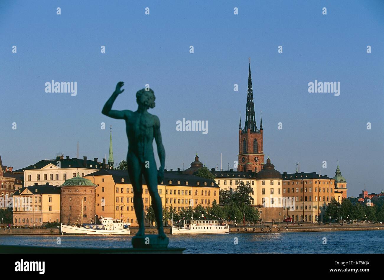 Malar see hi-res stock photography and images - Alamy