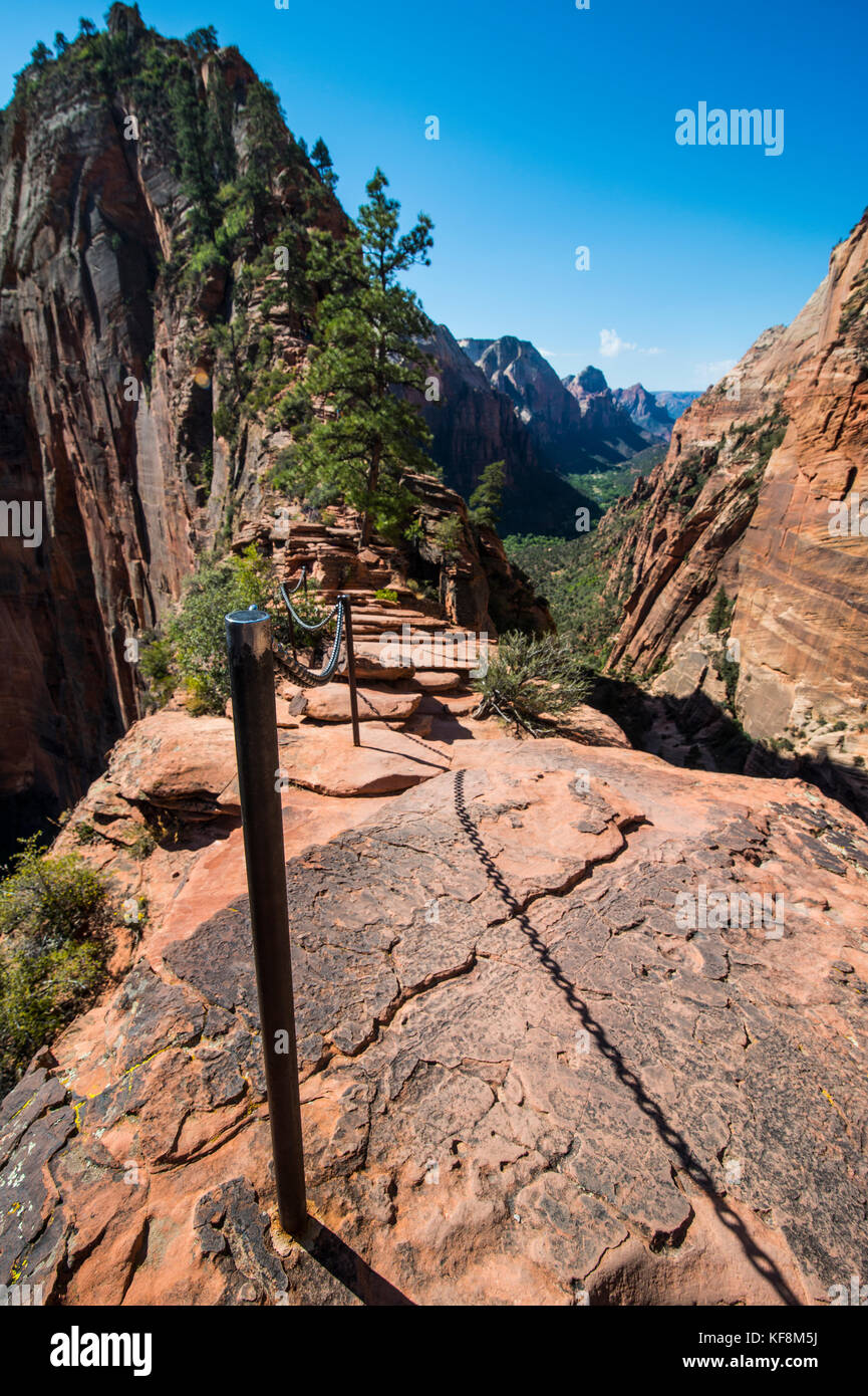 Narrow edge leading to Angel´s landing, Zion National Park, Utah, USA ...