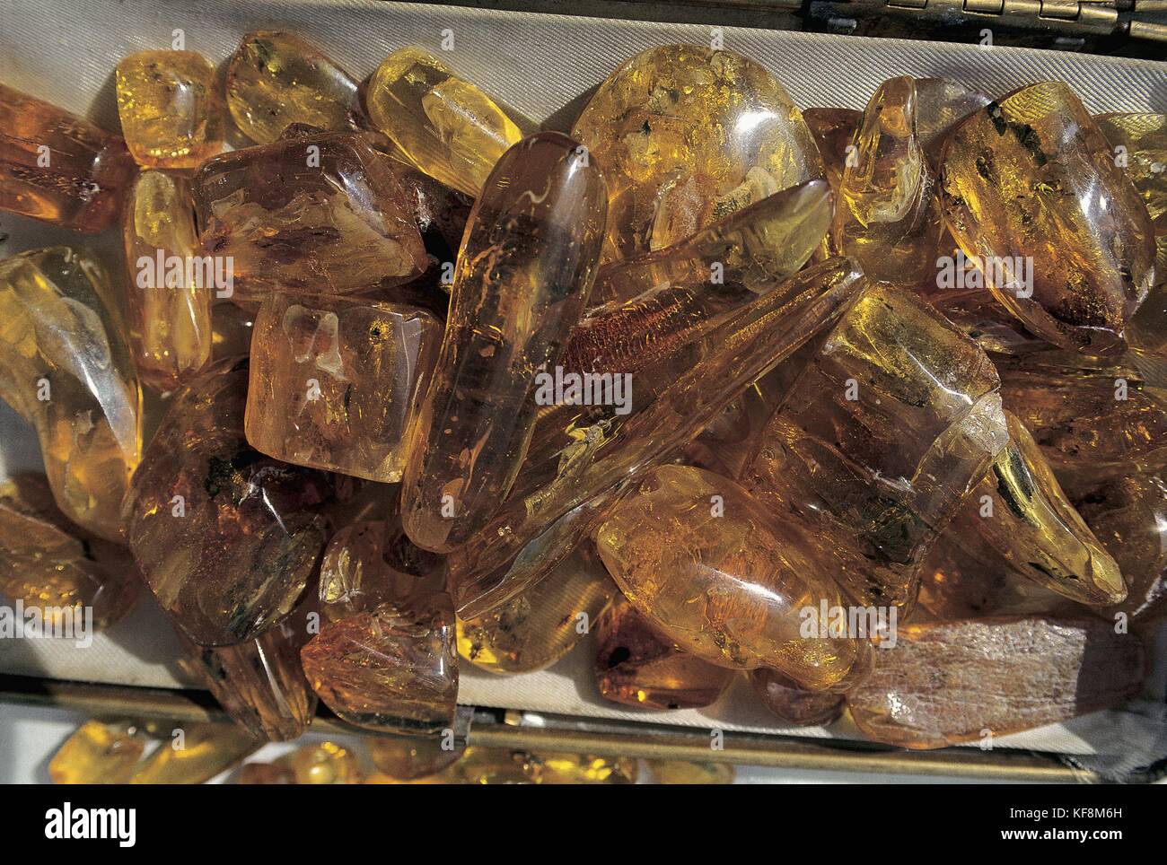 Amber image hi-res stock photography and images - Alamy