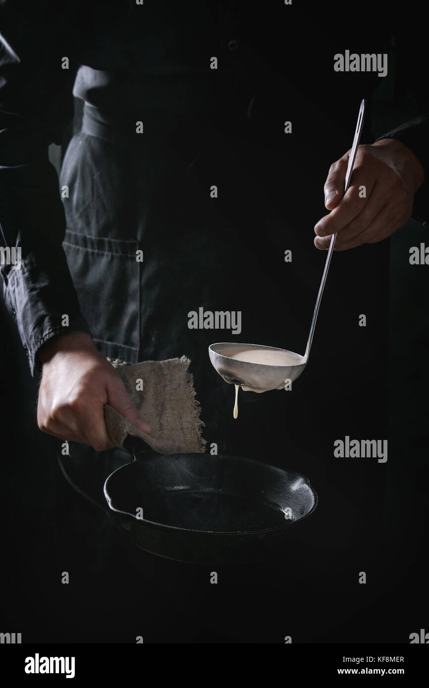 Chef cooking pancakes Stock Photo - Alamy
