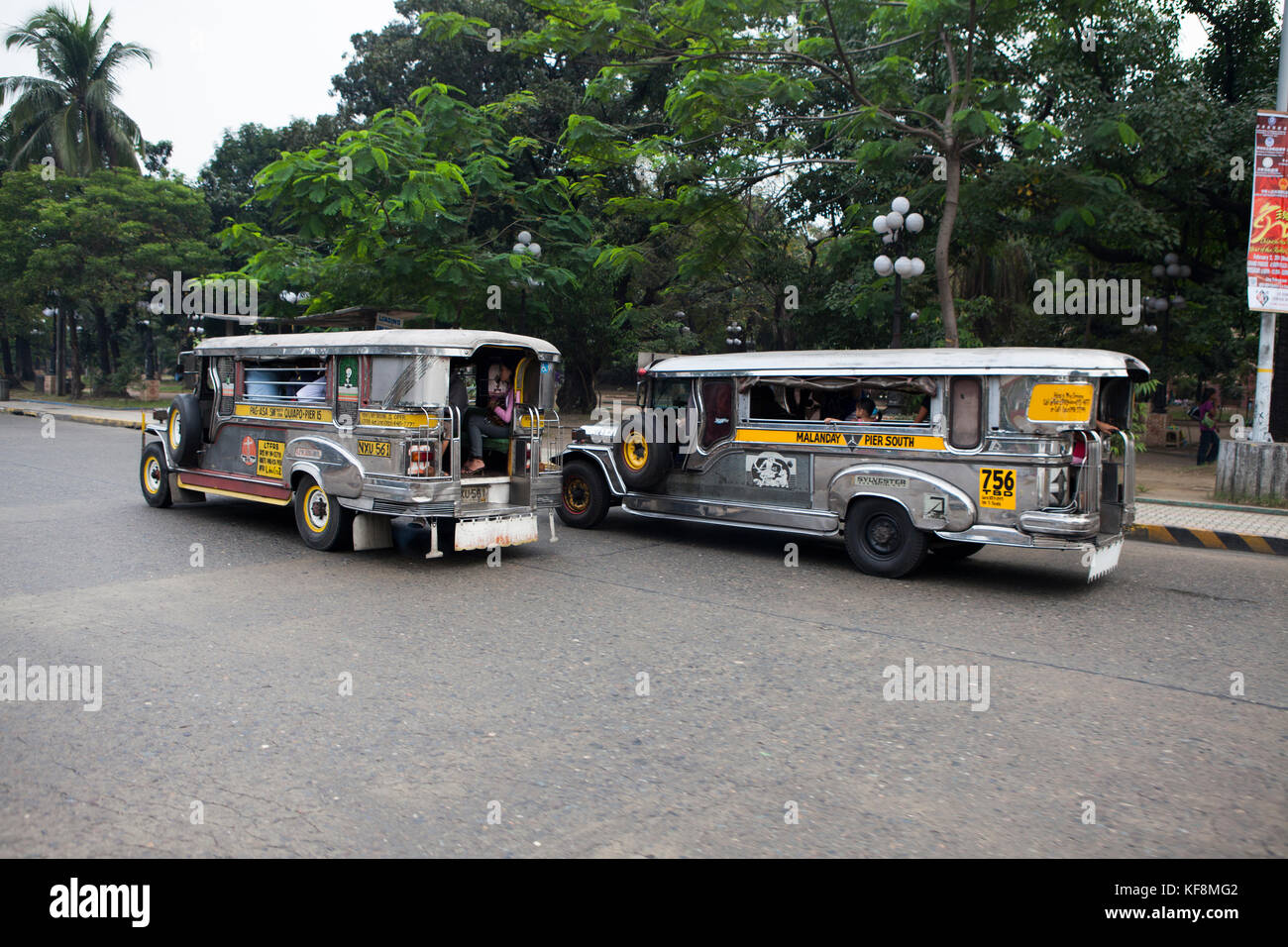 PHILIPPINES, Manila, transportation buses in the Qulapo District near ...