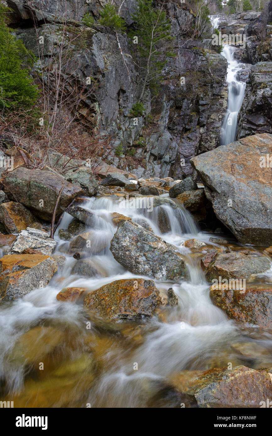Silver Cascade in Crawford Notch State Park in the New Hampshire White ...