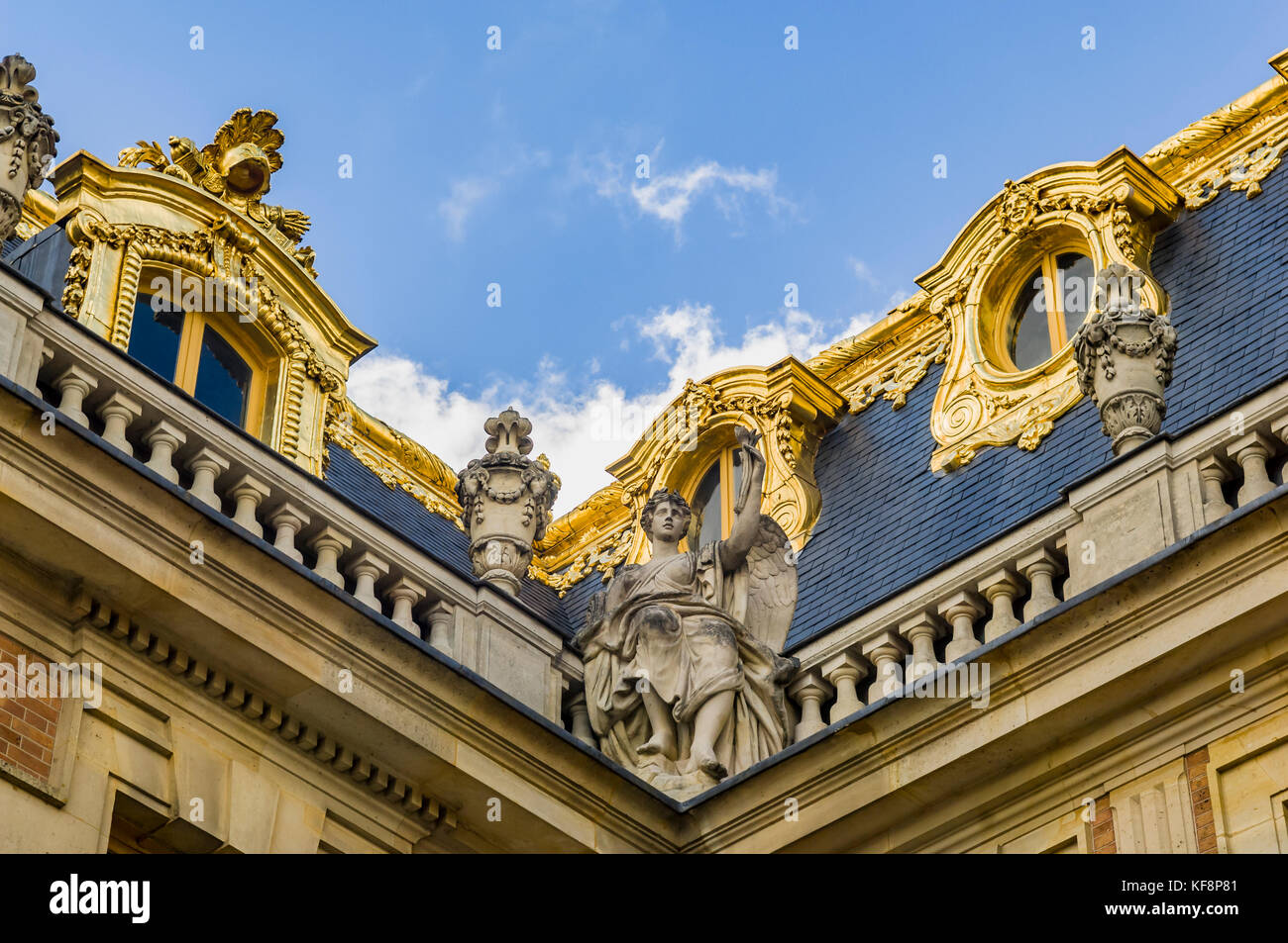 Chateau de versailles palace roof hi-res stock photography and images ...