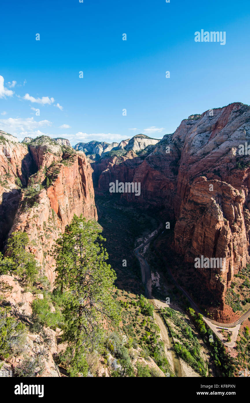 Overlook over the Zion National Park from Angel´s landing, Zion ...