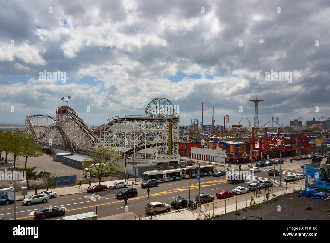 Cyclone Roller coaster in Luna Park/Astroland in Coney Island, Brooklyn ...