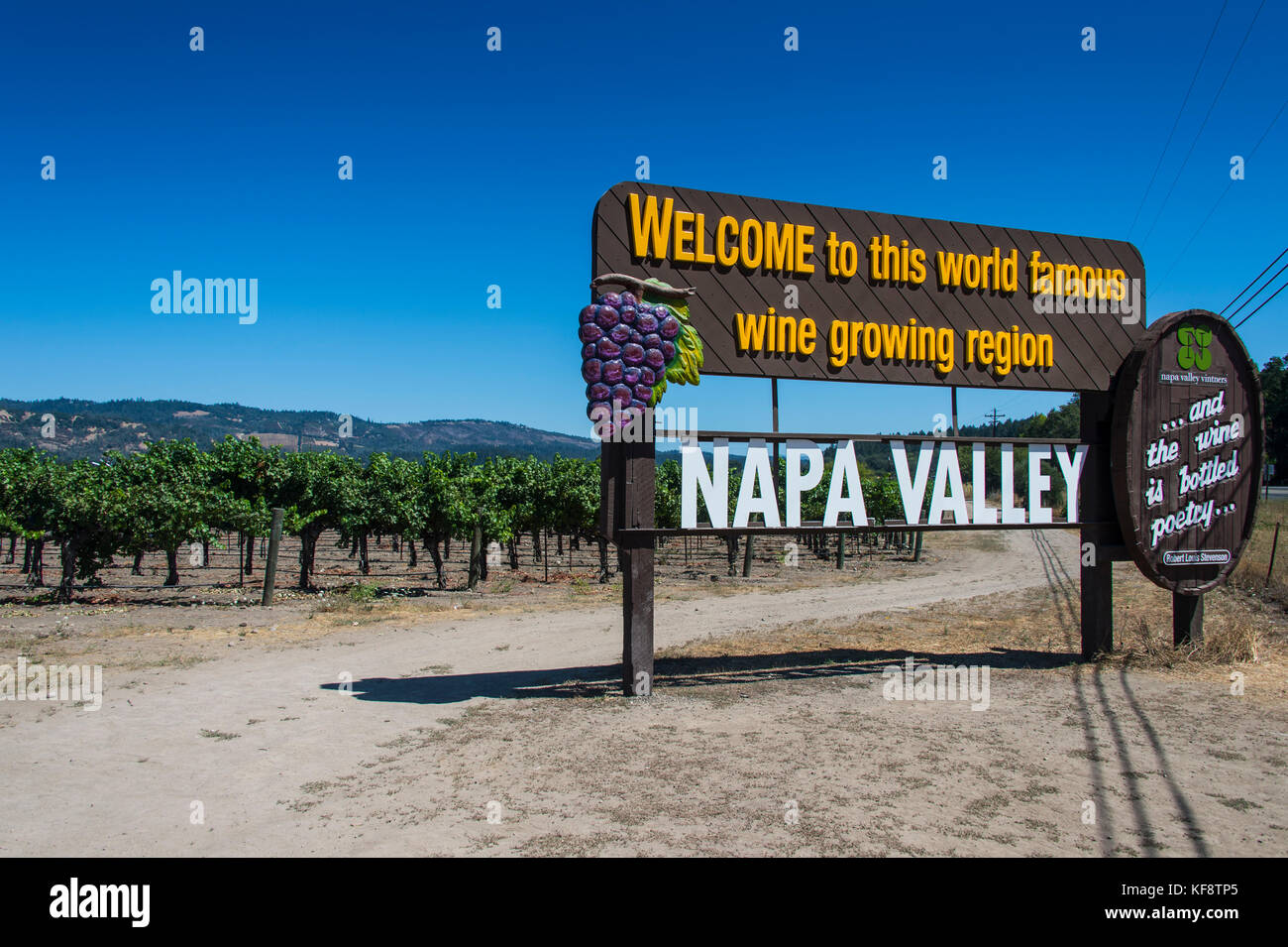 Welcome sign for the Napa Valley before wineyards, California, USA ...
