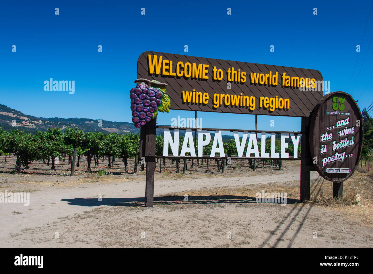 Welcome sign for the Napa Valley before wineyards, California, USA ...