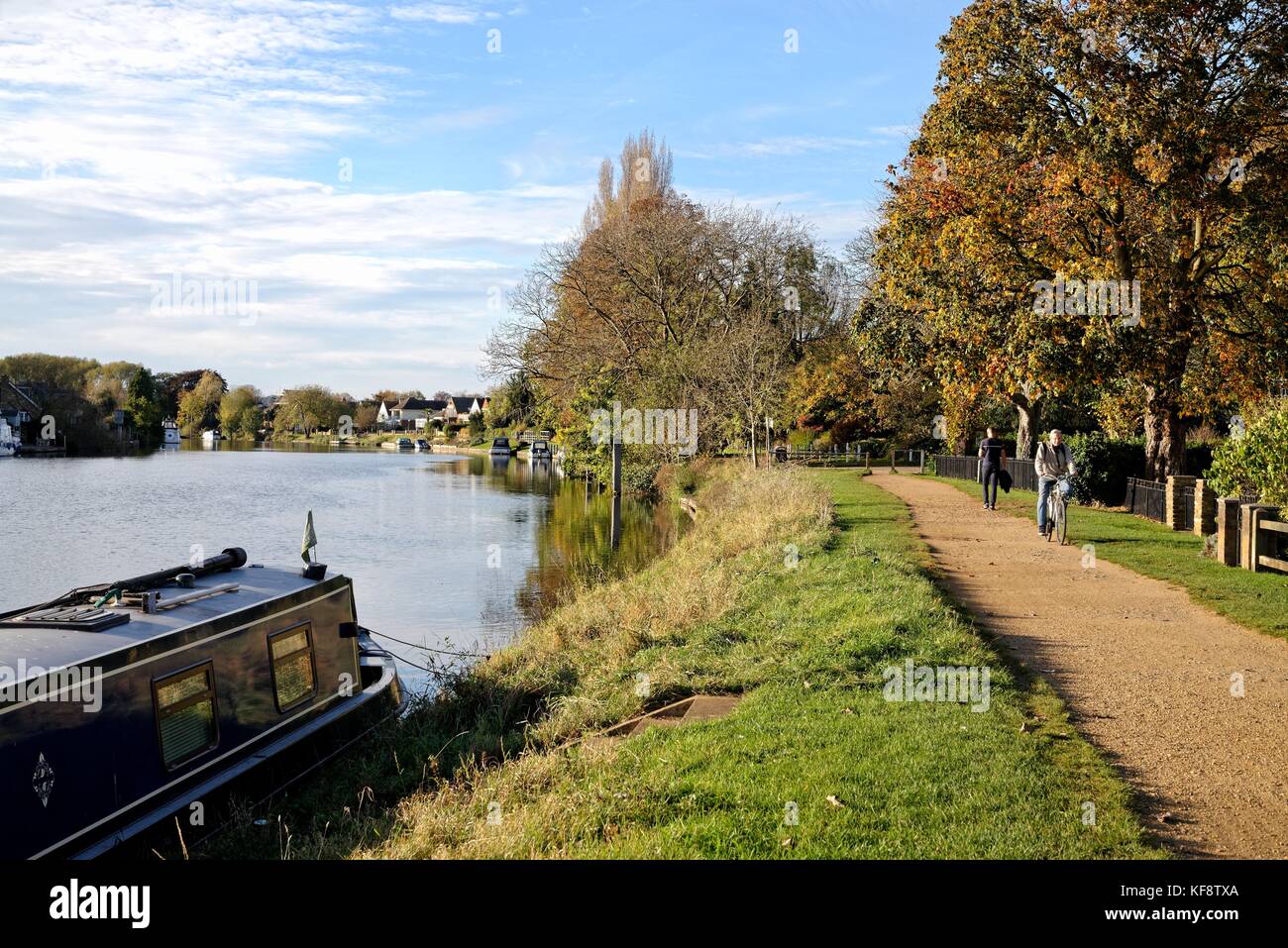 The River Thames at Laleham Surrey in the Autumn UK Stock Photo - Alamy