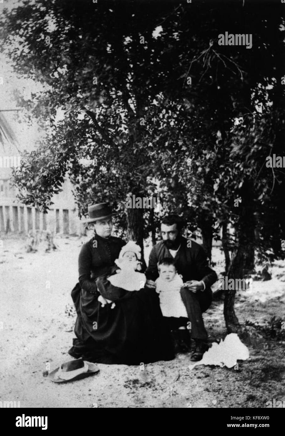 Amos family hi-res stock photography and images - Alamy