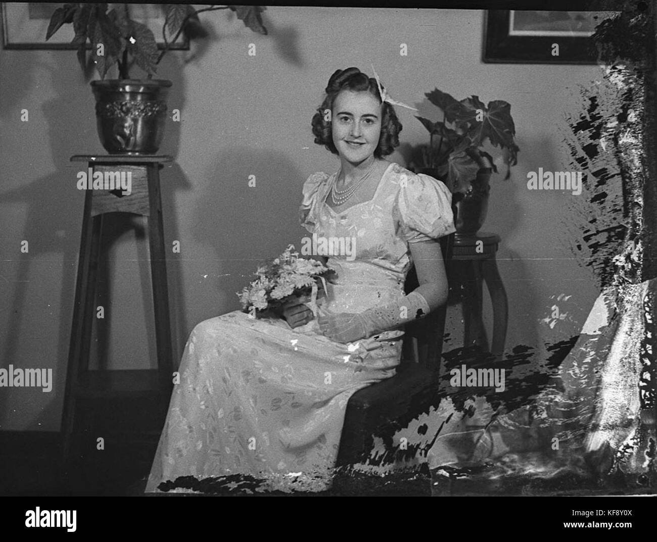 Debutantes hi-res stock photography and images - Alamy
