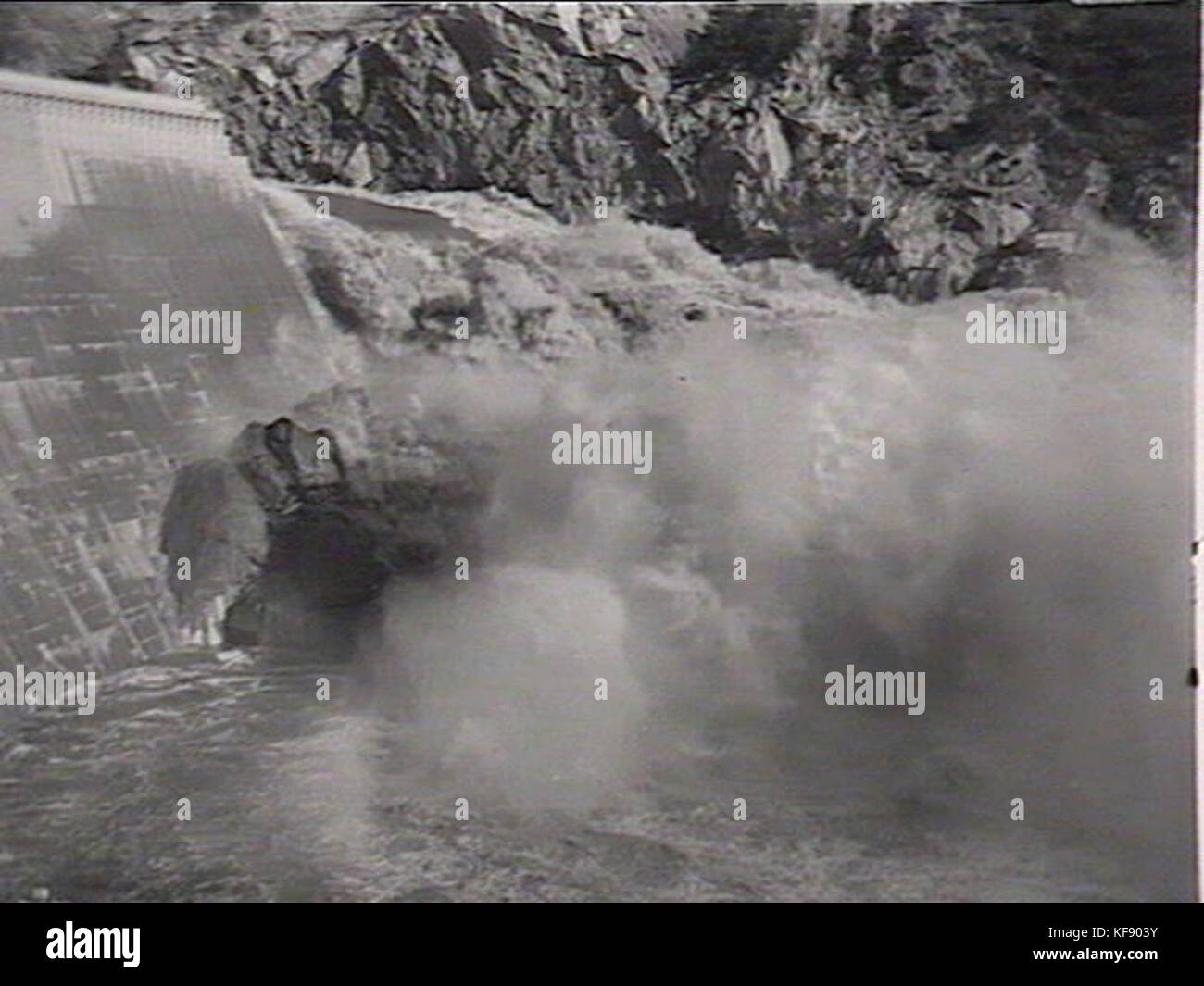 Burrinjuck dam hi-res stock photography and images - Alamy