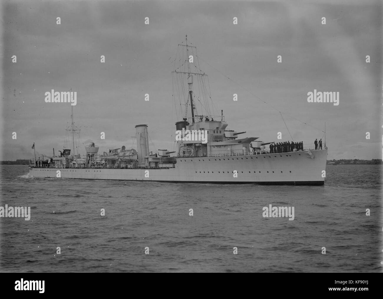 HMAS Stuart by Allan Green SLV H91.108 2833 Stock Photo - Alamy