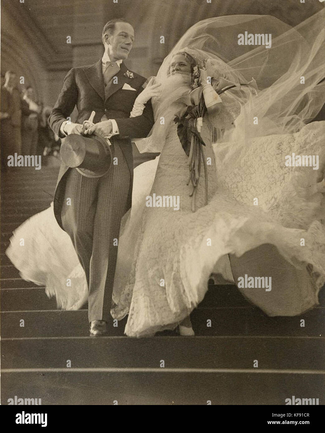 Madge Elliott and Cyril Ritchard's wedding Stock Photo - Alamy
