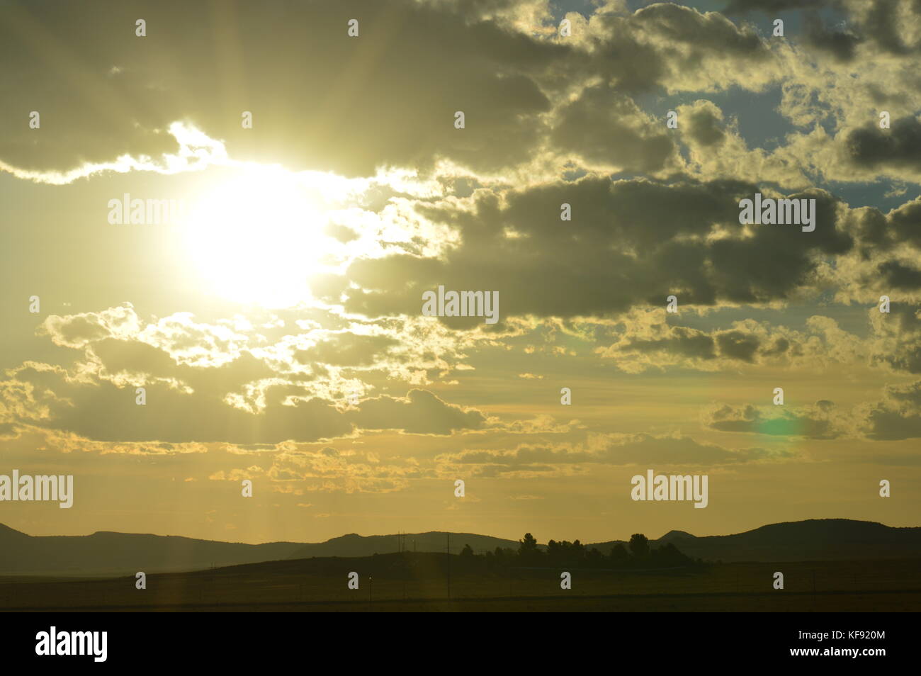 Sunset landscape sun rays hi-res stock photography and images - Alamy
