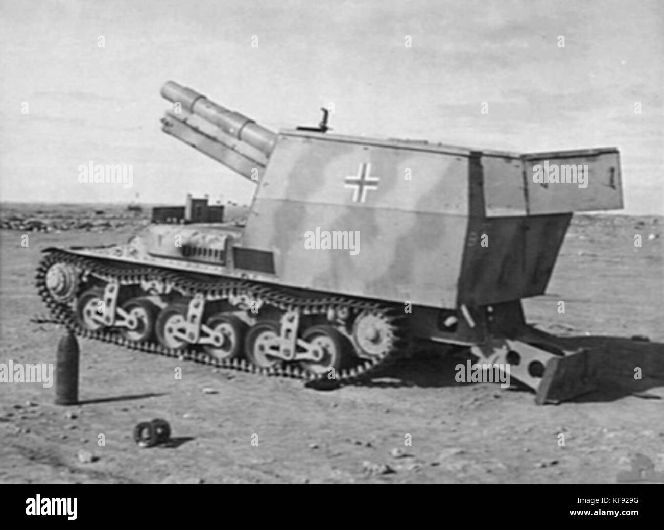 SdKfz 135 1 howitzer in Libya 1943 Stock Photo - Alamy