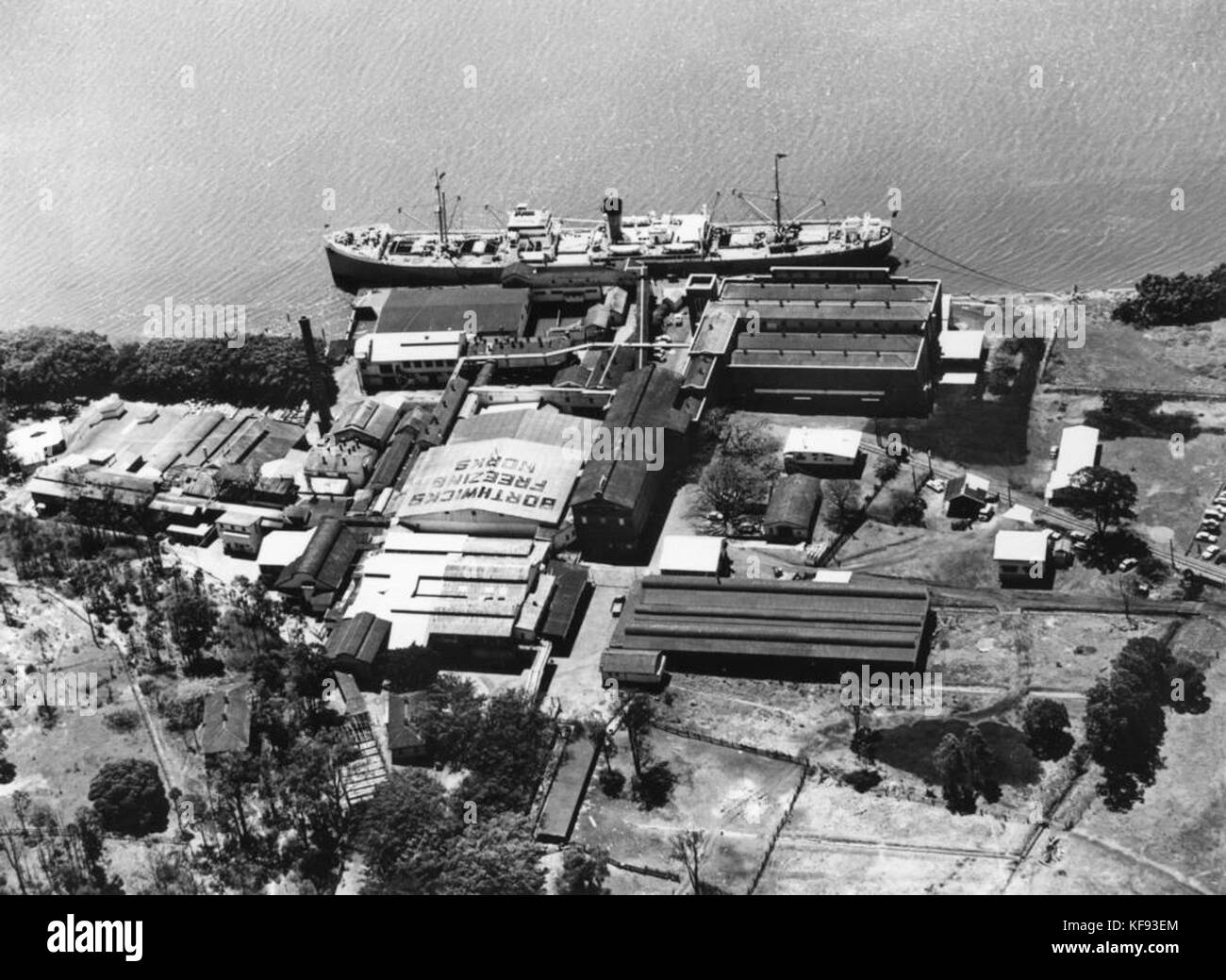 Freezing works Black and White Stock Photos & Images - Alamy