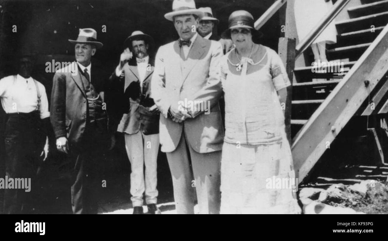 1 123678 Prime Minister,Stanley Melbourne Bruce and Mrs Bruce, at Emu ...
