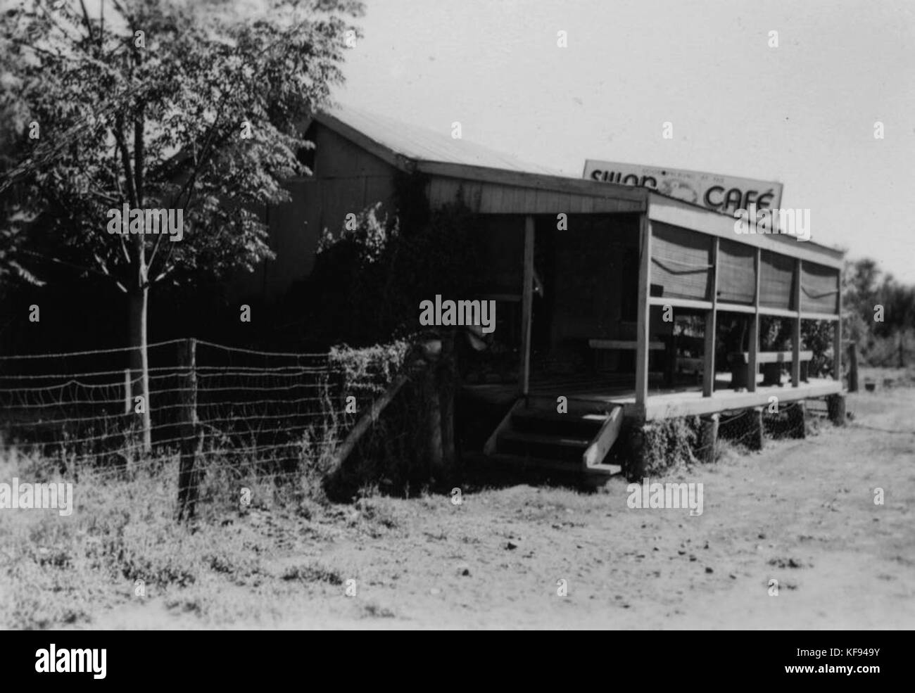 This photograph shows the Swan Cafe in Dajarra, Australia, taken in ...