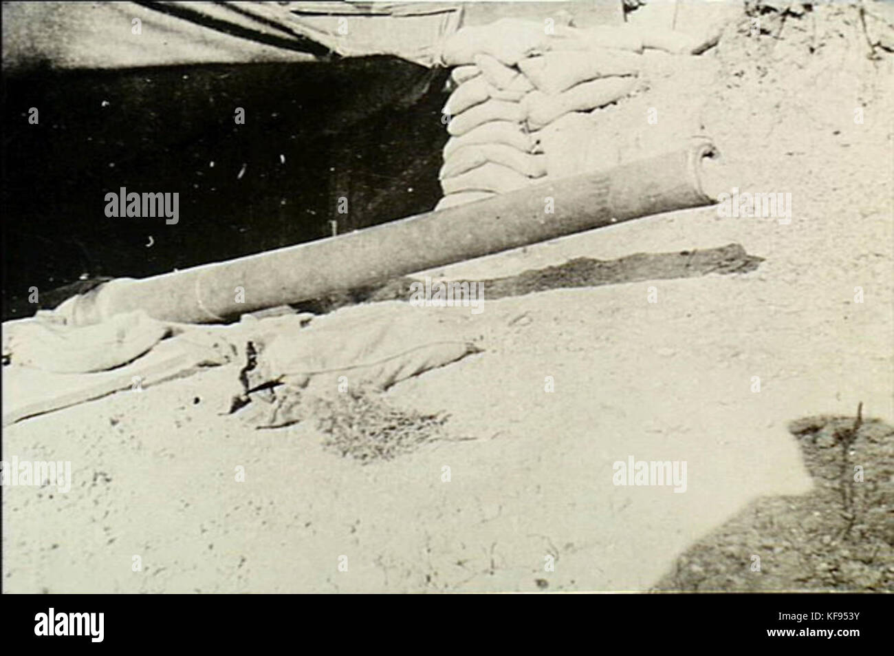 4.7 inch gun before being destroyed at Anzac Dec 1915 AWM P02226.028 ...