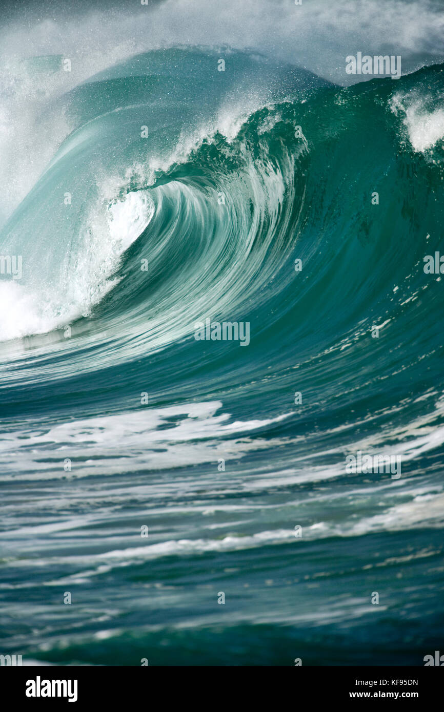 USA, Hawaii, large shorebreak at Waimea bay Stock Photo - Alamy