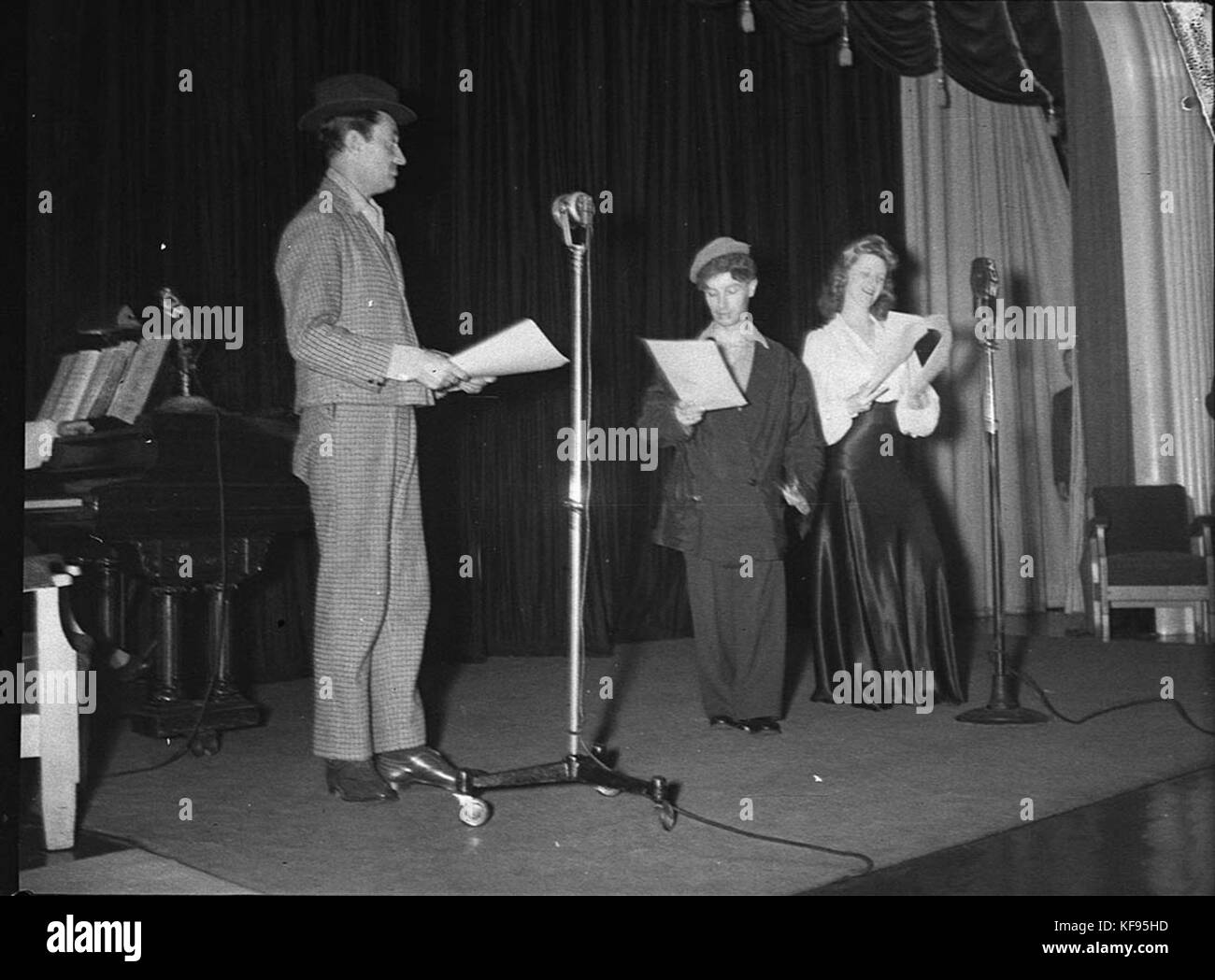 29772 2UW stage Stock Photo - Alamy