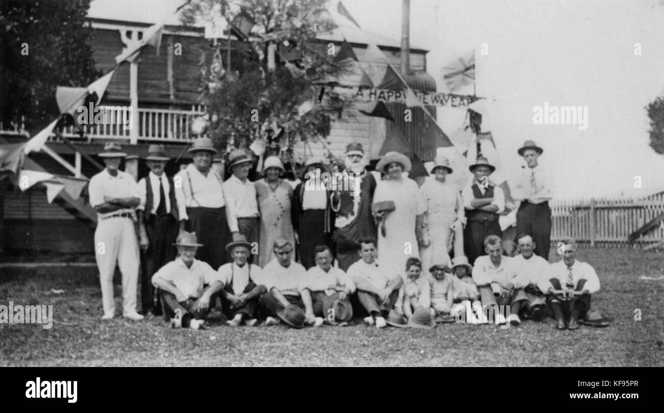 1 118040 Group of people enjoying the holidays at Cribb Island ...