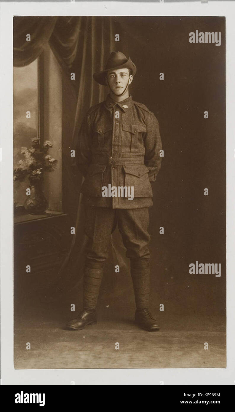 433466 NSW servicemen portraits 191819 Alan Cleghorn Swales Stock Photo ...
