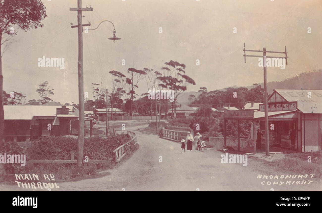 796917 Main Road Thirroul Stock Photo - Alamy