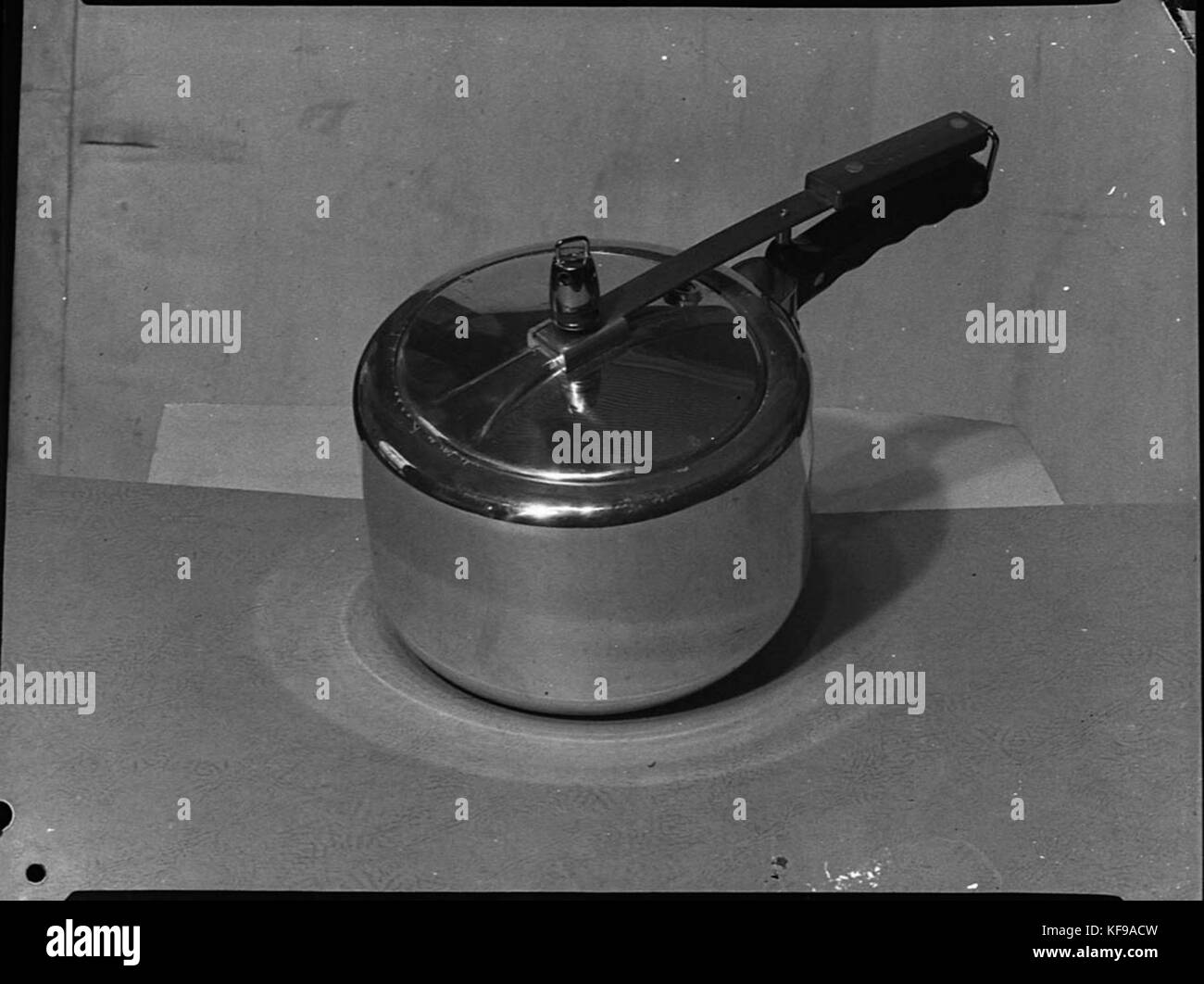 30207 Hawkins cooker taken for Anivitti Advertising Stock Photo - Alamy