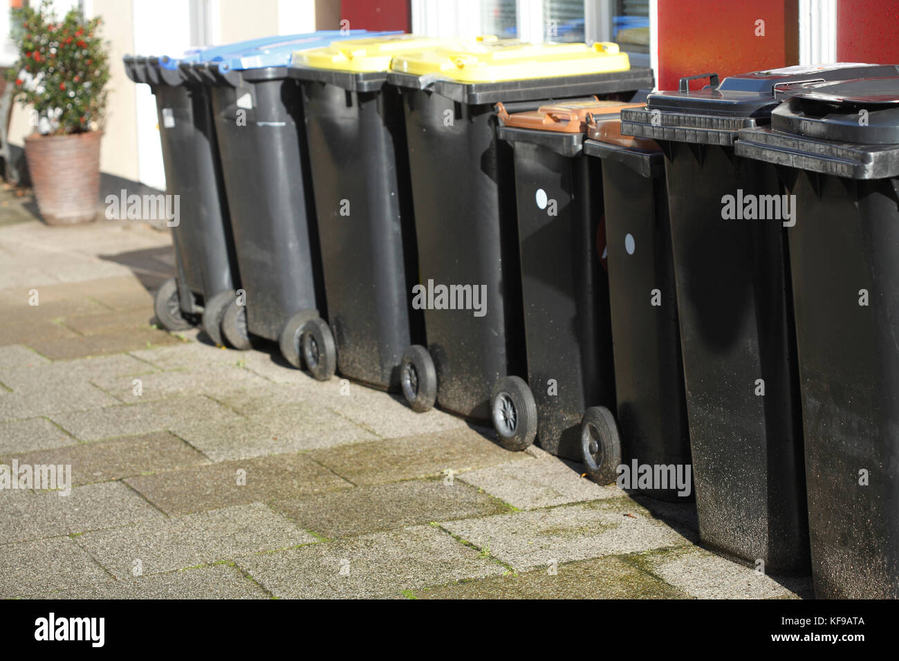 Ecycling hi-res stock photography and images - Alamy