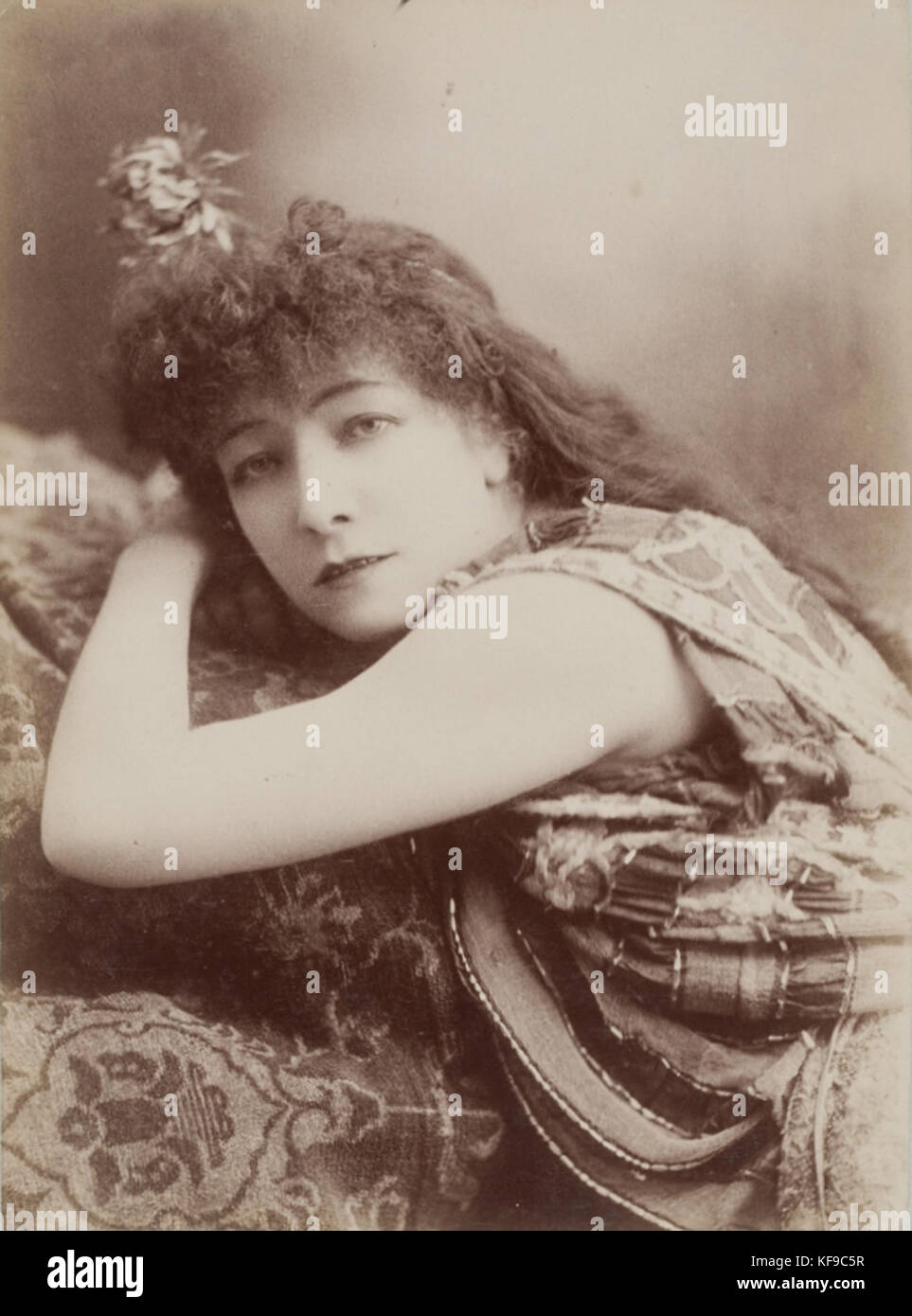 Sarah bernhardt as cleopatra hi-res stock photography and images - Alamy