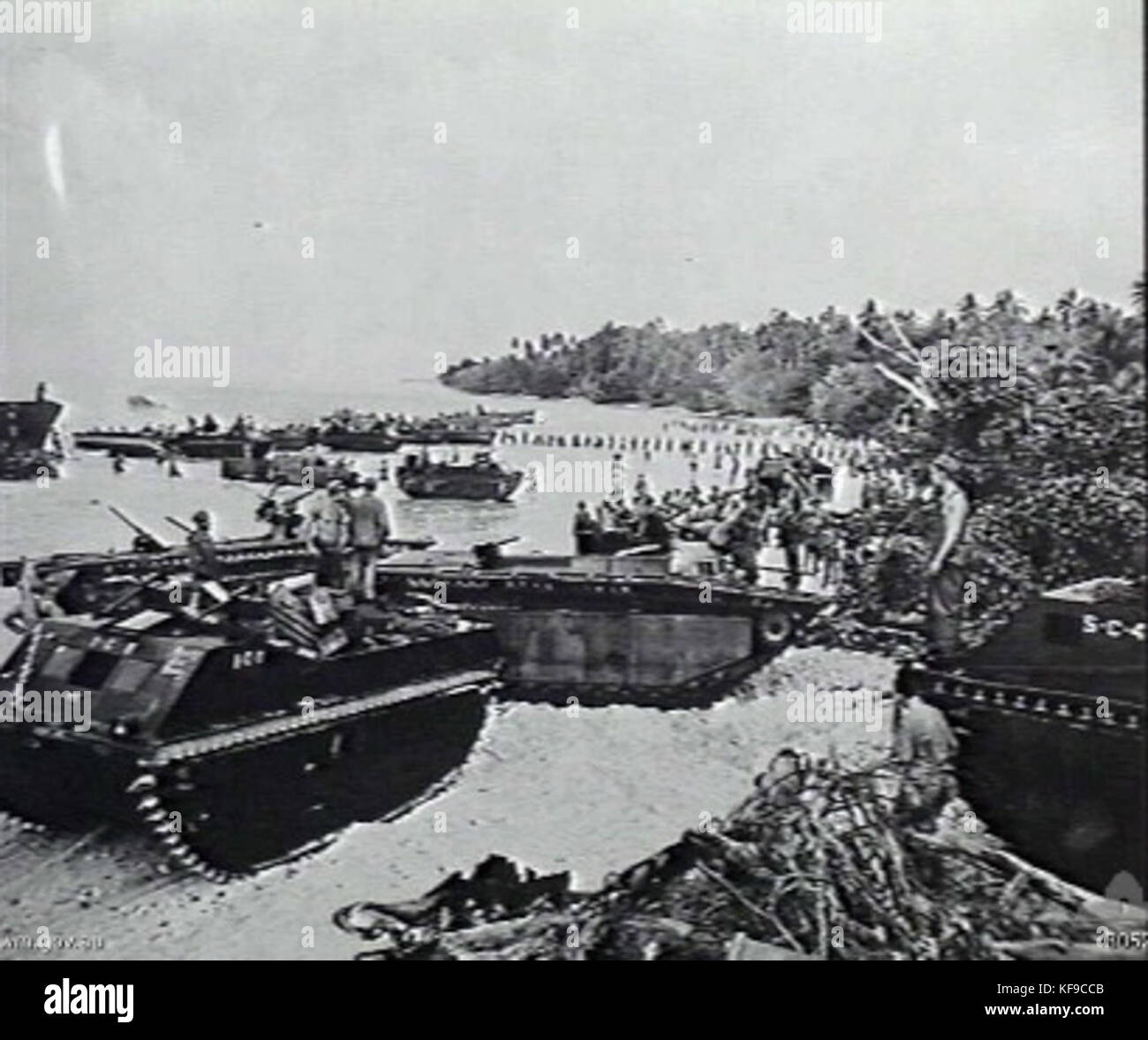 Landing on Emirau AWM305252 Stock Photo - Alamy