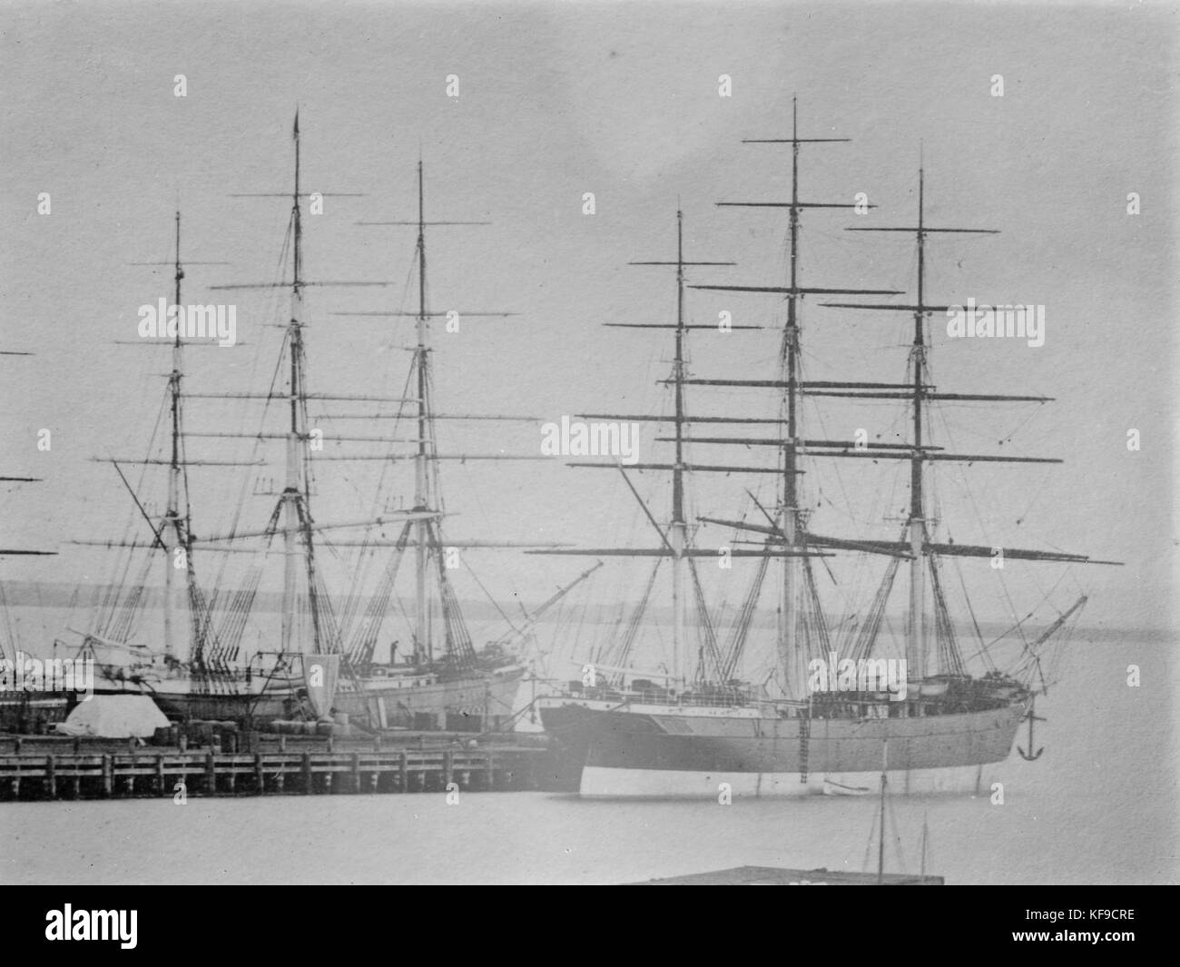 Colonial Empire (ship, 1861) and Juliet SLV H91.325 1135 Stock Photo ...