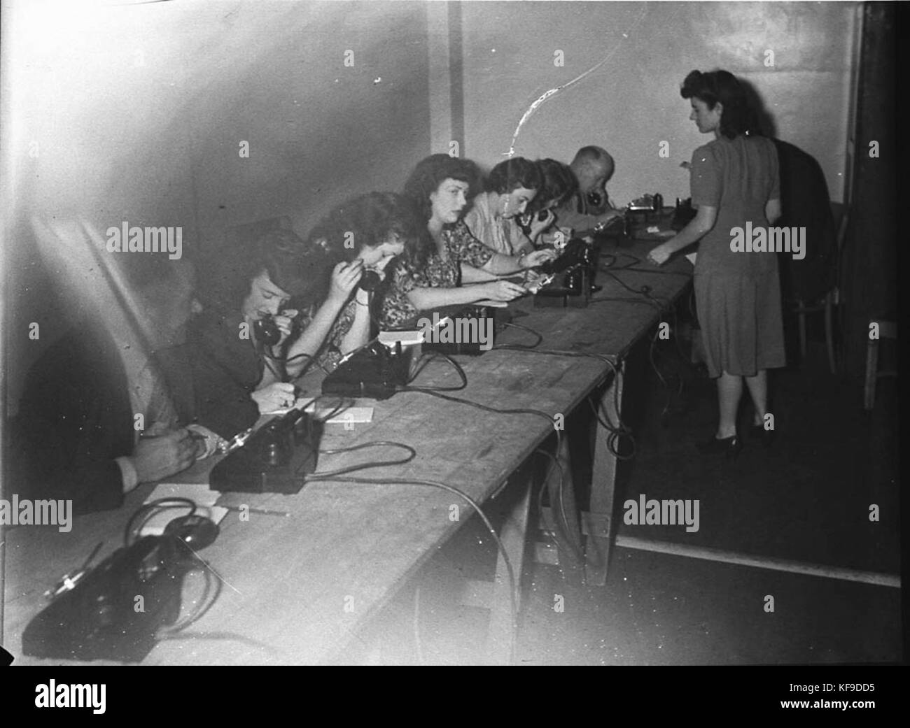 Early broadcast era hi-res stock photography and images - Alamy