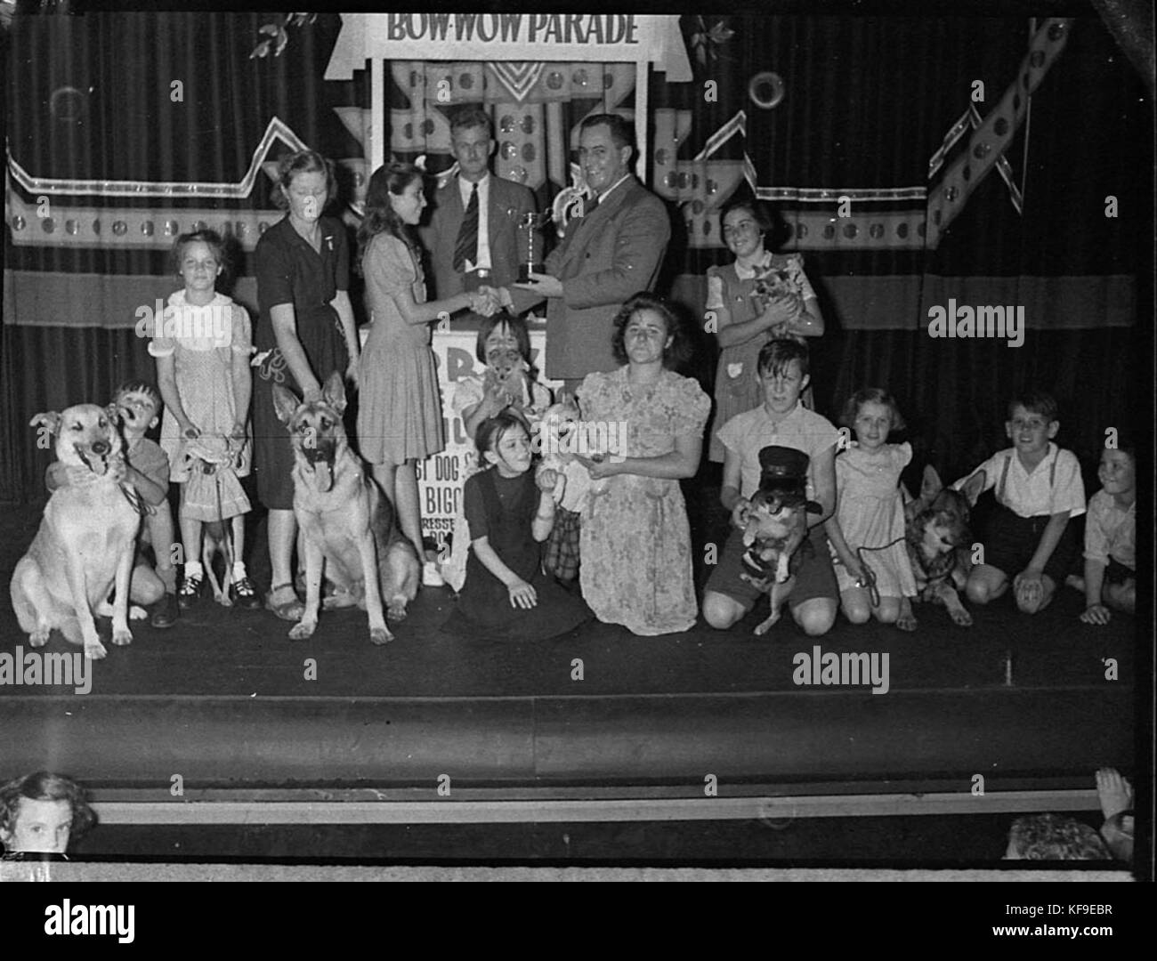 Circus performers bow Black and White Stock Photos & Images - Alamy