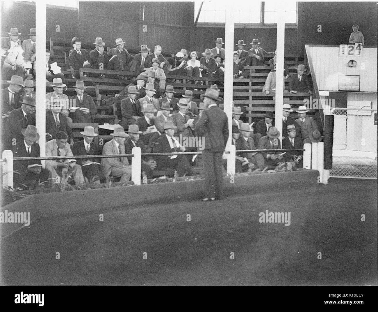 Briefing event Black and White Stock Photos & Images - Alamy