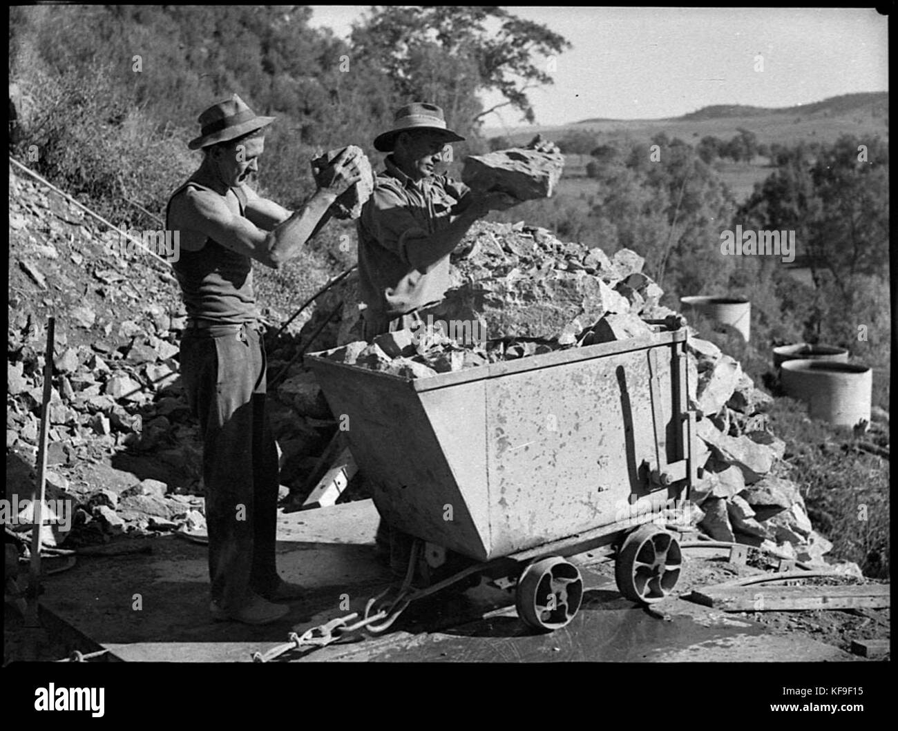 30968 Limestone quarry at Scone Stock Photo - Alamy
