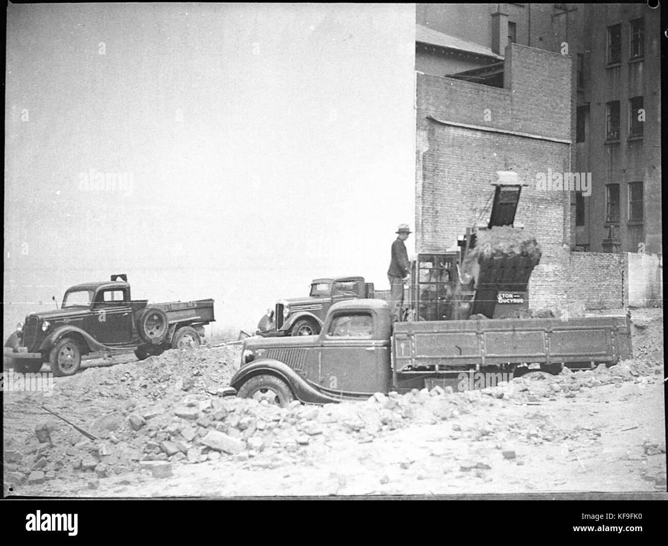 20128 Excavations Temperance Hotel Hunter Street taken for Stephen ...